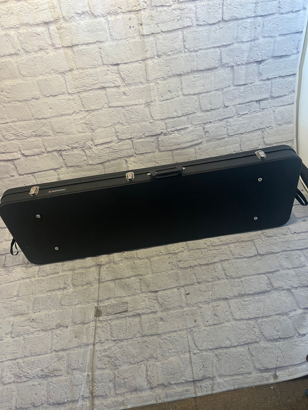 Road Runner Bass Guitar Hard Case - Evolution Music