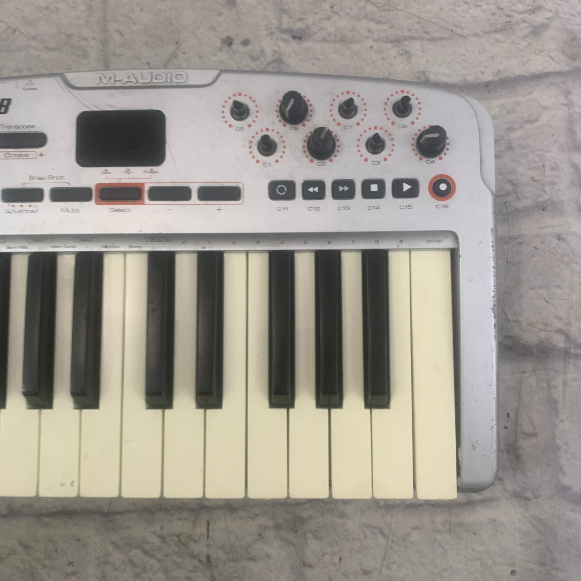 M-Audio Oxygen 8 V2 25-Key Controller - Evolution Music