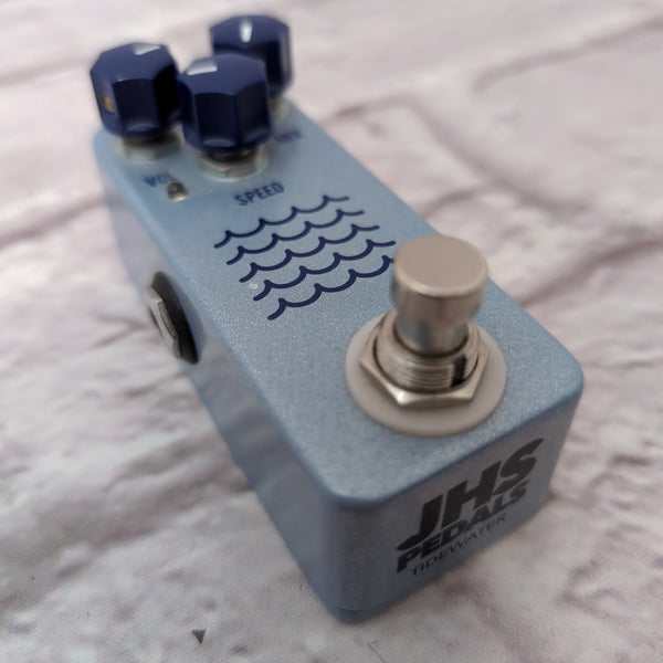JHS Tidewater Tremolo V1 Modulation Pedal - Evolution Music