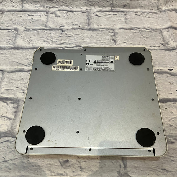 Akai MPD 24 Midi Controller - Evolution Music