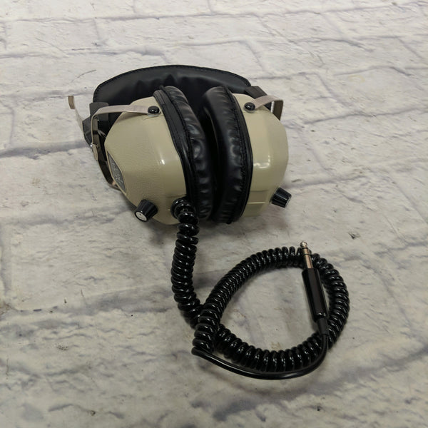 Realistic Nova Pro Stereo Headphones - Evolution Music