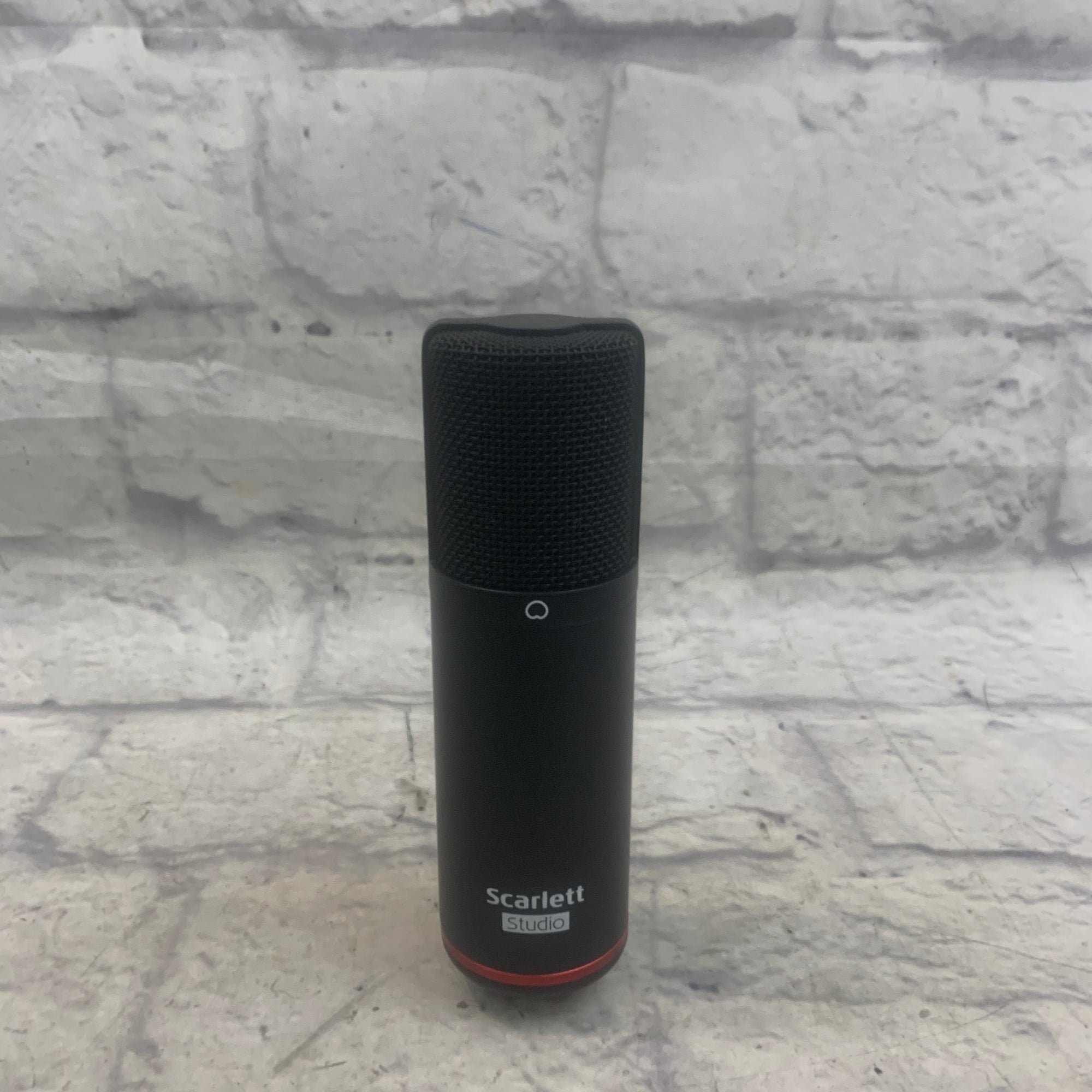 Focusrite Scarlett Studio "CM25" Condenser Microphone - Evolution Music