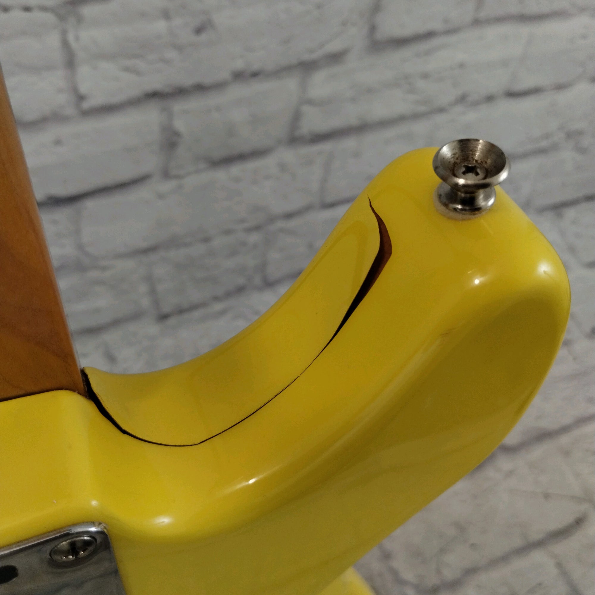 Fender MIM Cyclone Electric Guitar Graffiti Yellow - Evolution Music