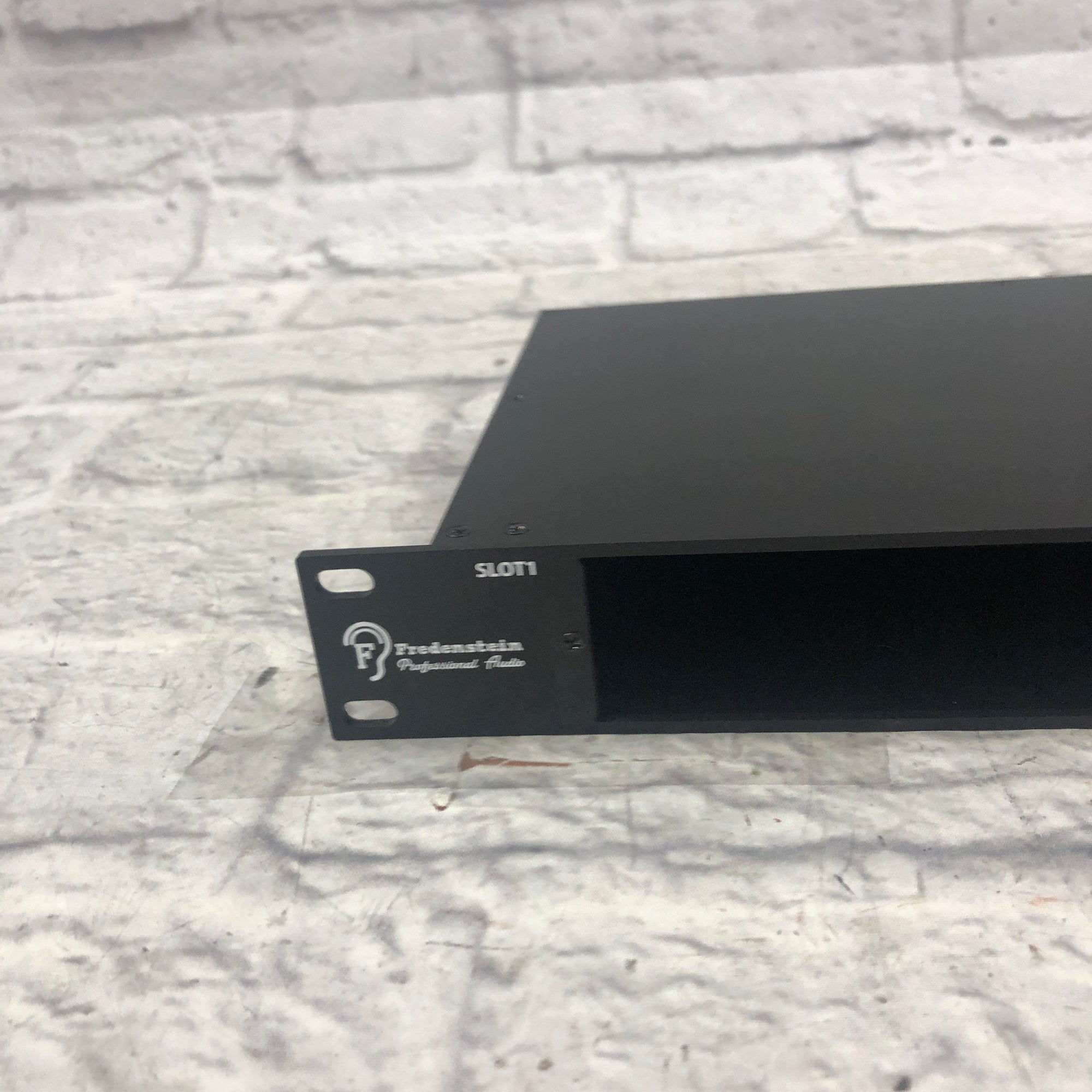 Fredenstein Bento 2 2-slot 500 Series Chassis - Evolution Music