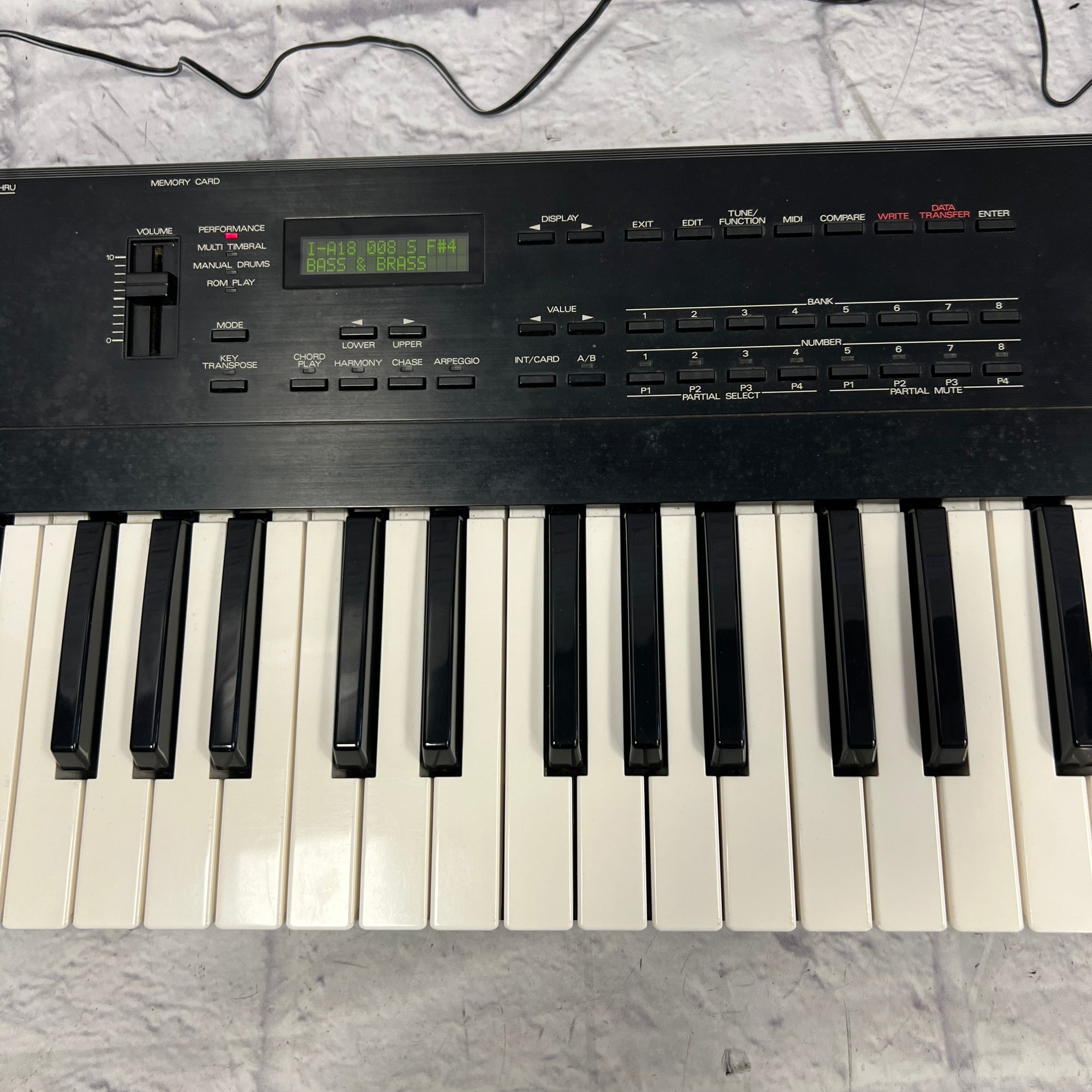 Roland D-5 61-Key Digital Synthesizer - Evolution Music