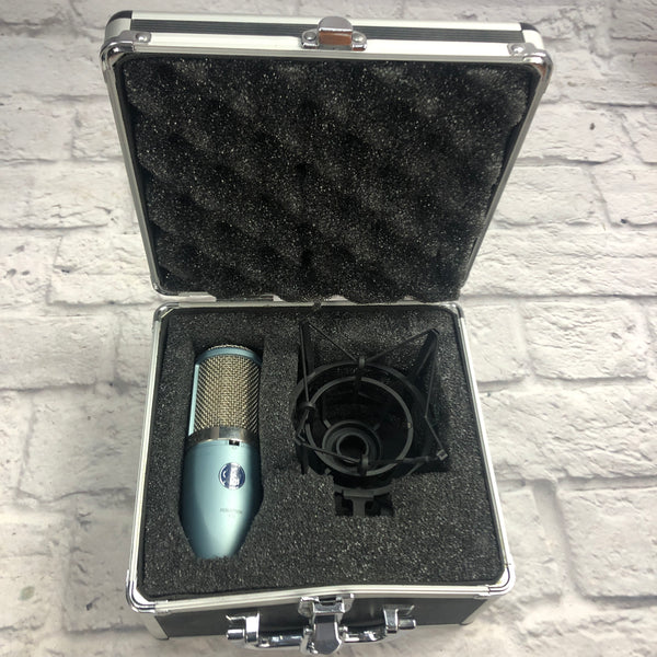 AKG Perception 420 w/ shock mount and case - Evolution Music