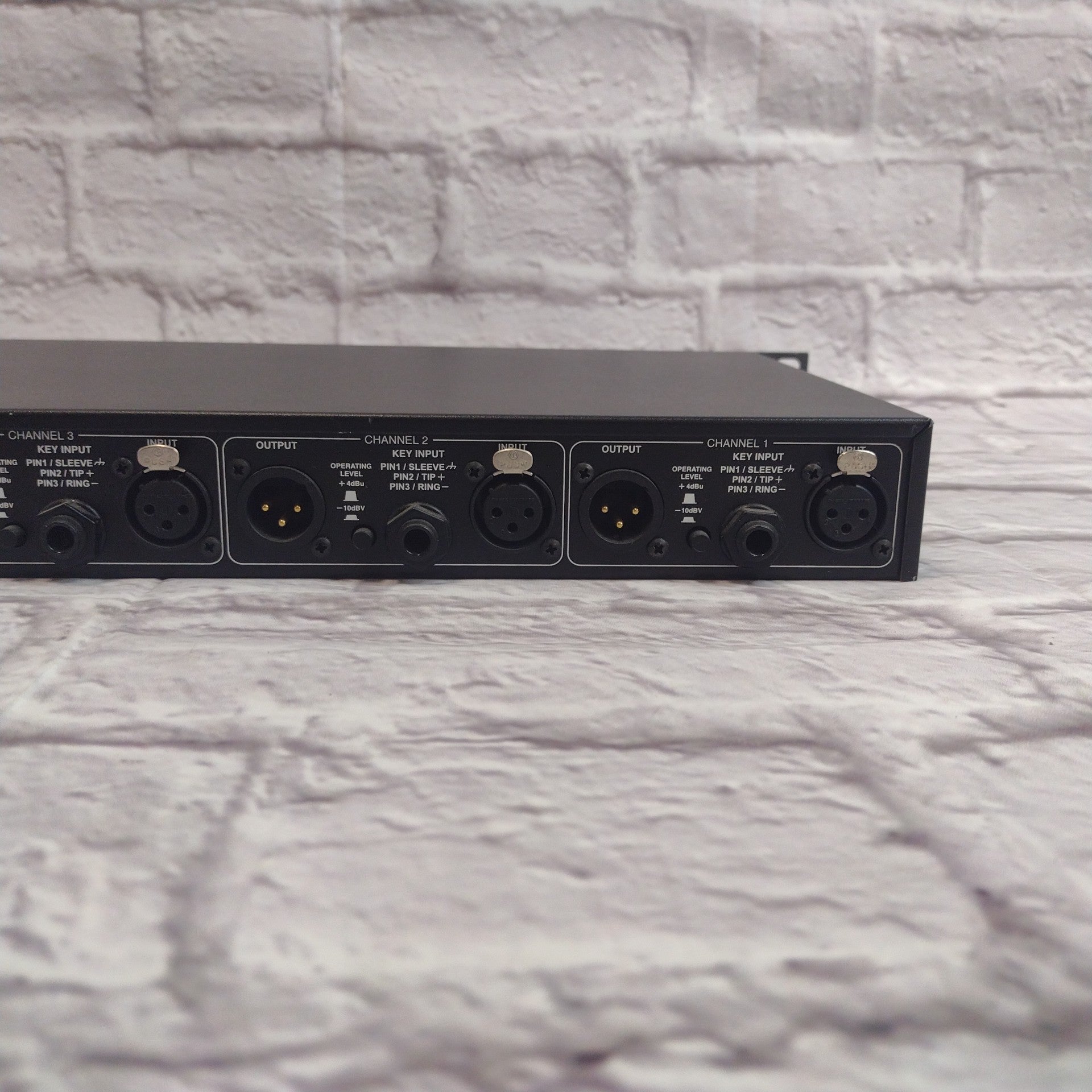 DBX 1074 Quad Gate - Evolution Music