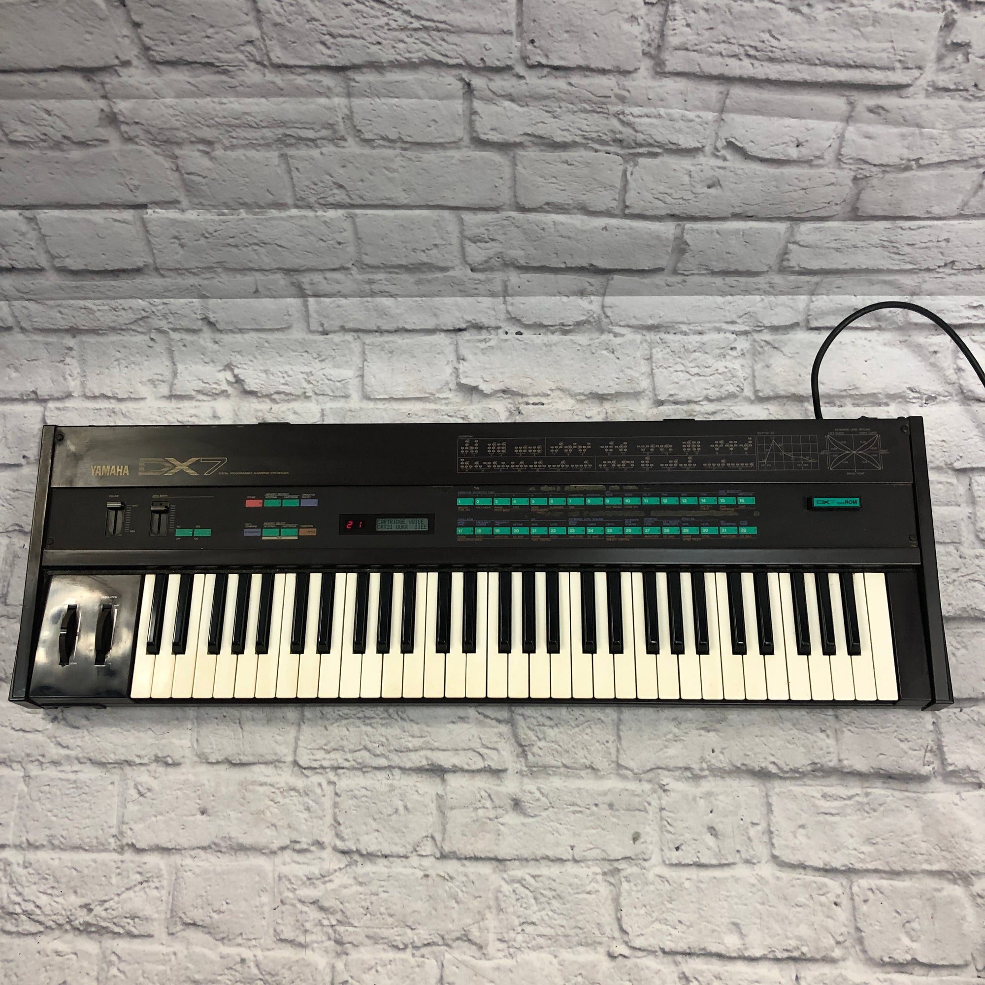 Vintage Yamaha DX7 Digital FM Synthesizer - Evolution Music