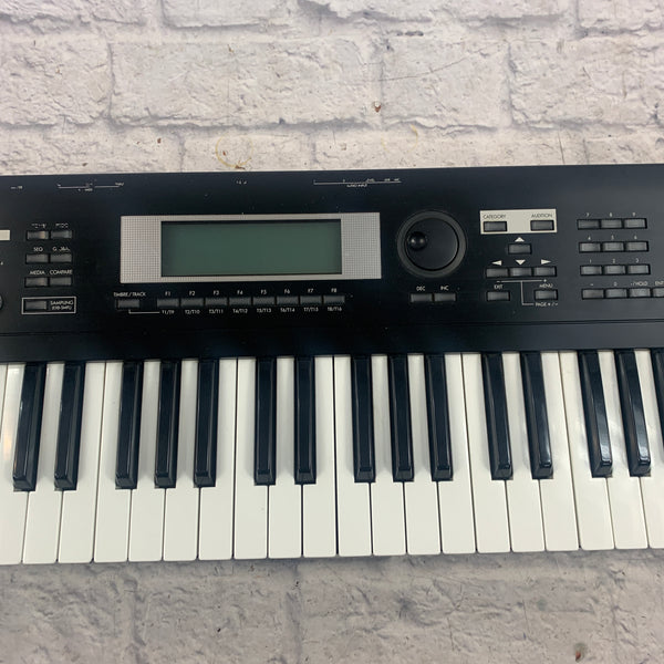 Korg TR61 Workstation - Evolution Music