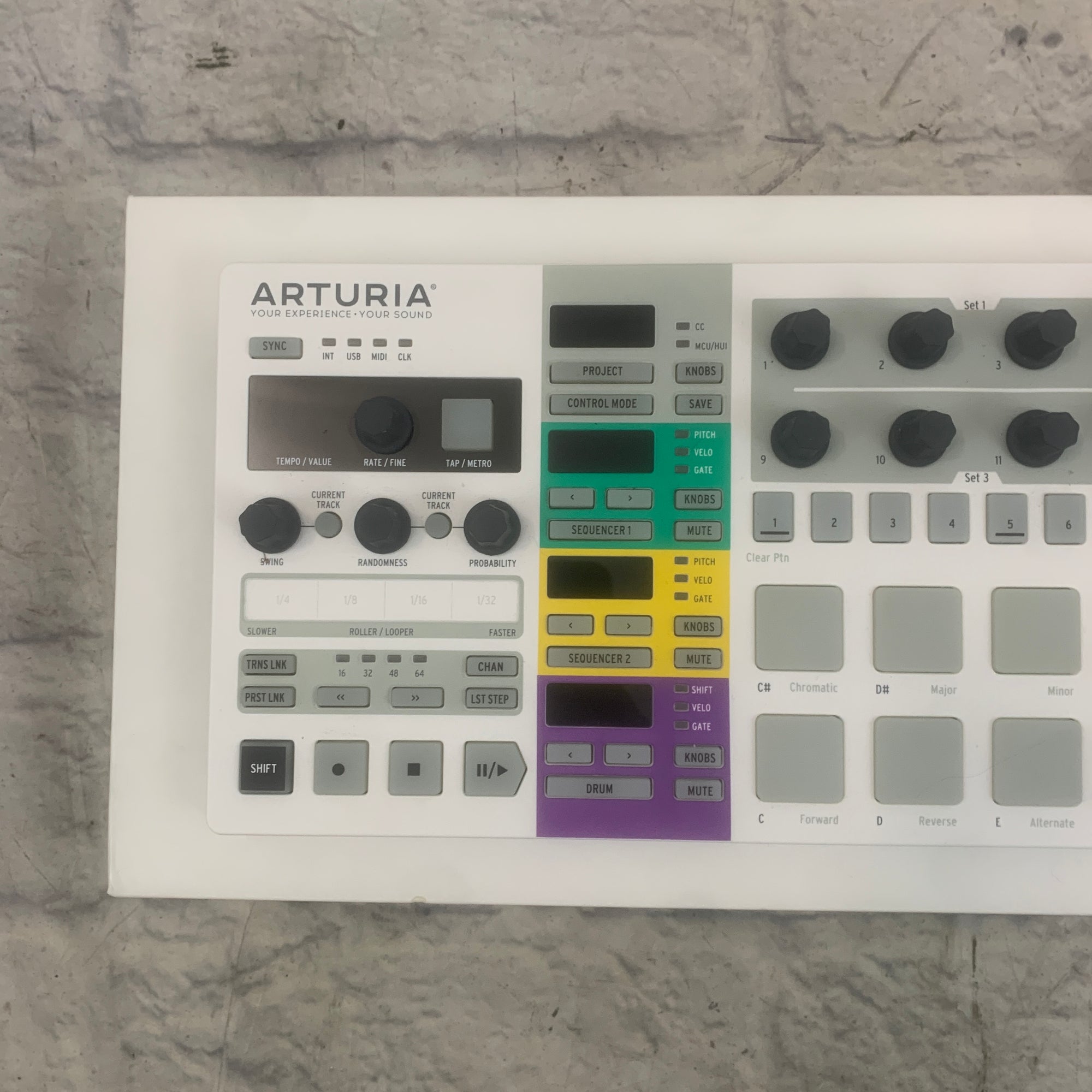Arturia BEATSTEP Pro Controller & Sequencer - Evolution Music