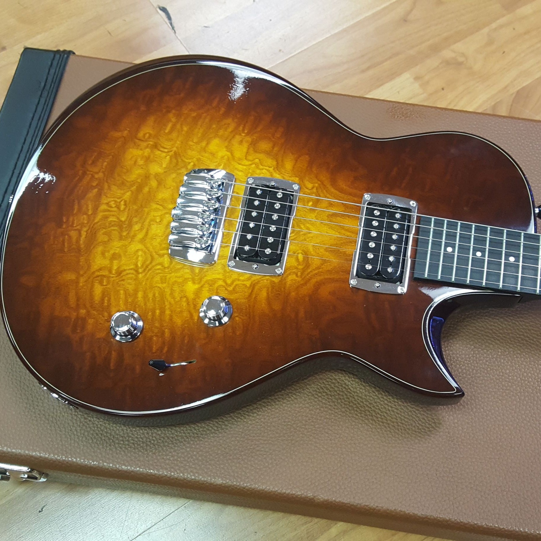 Taylor Solidbody Standard 2008 Sunburst - Evolution Music