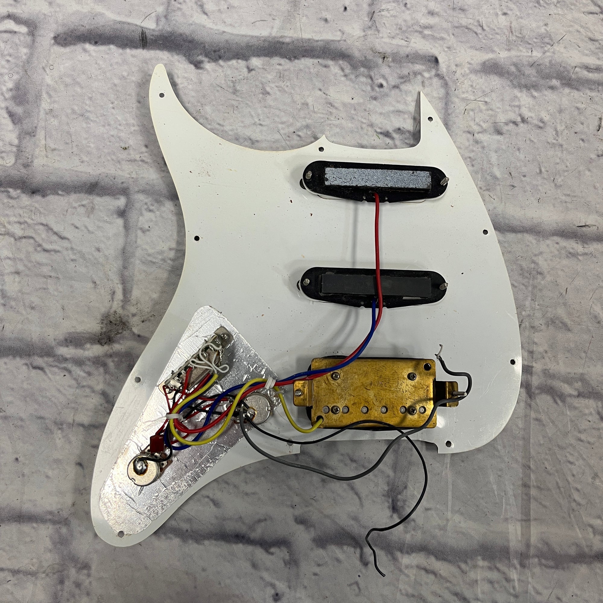 Peavey Raptor Plus Loaded Pickguard - Evolution Music