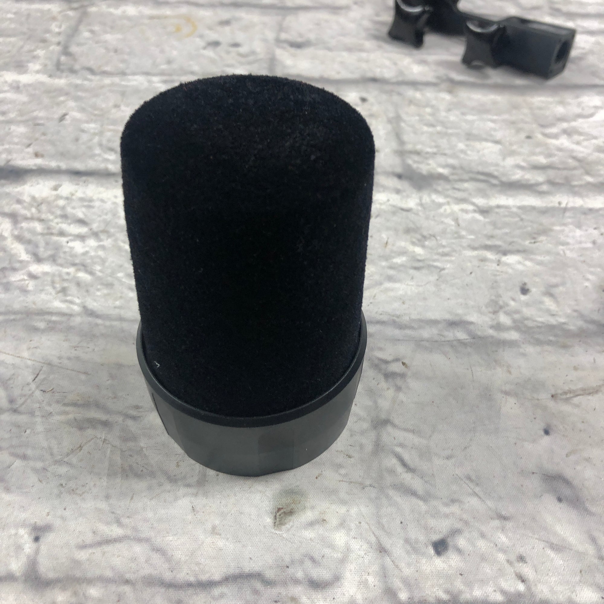 AKG C414 B-ULS Condenser Microphone with Case - Evolution Music