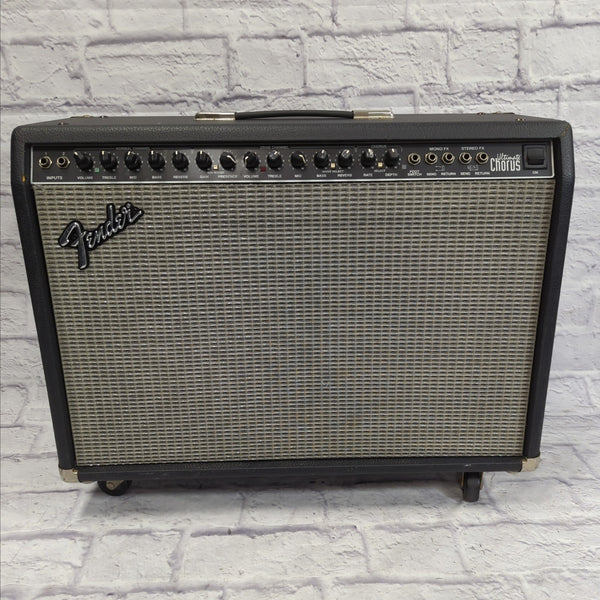Fender Ultimate Chorus 2x12 Guitar Combo Amp - Evolution Music