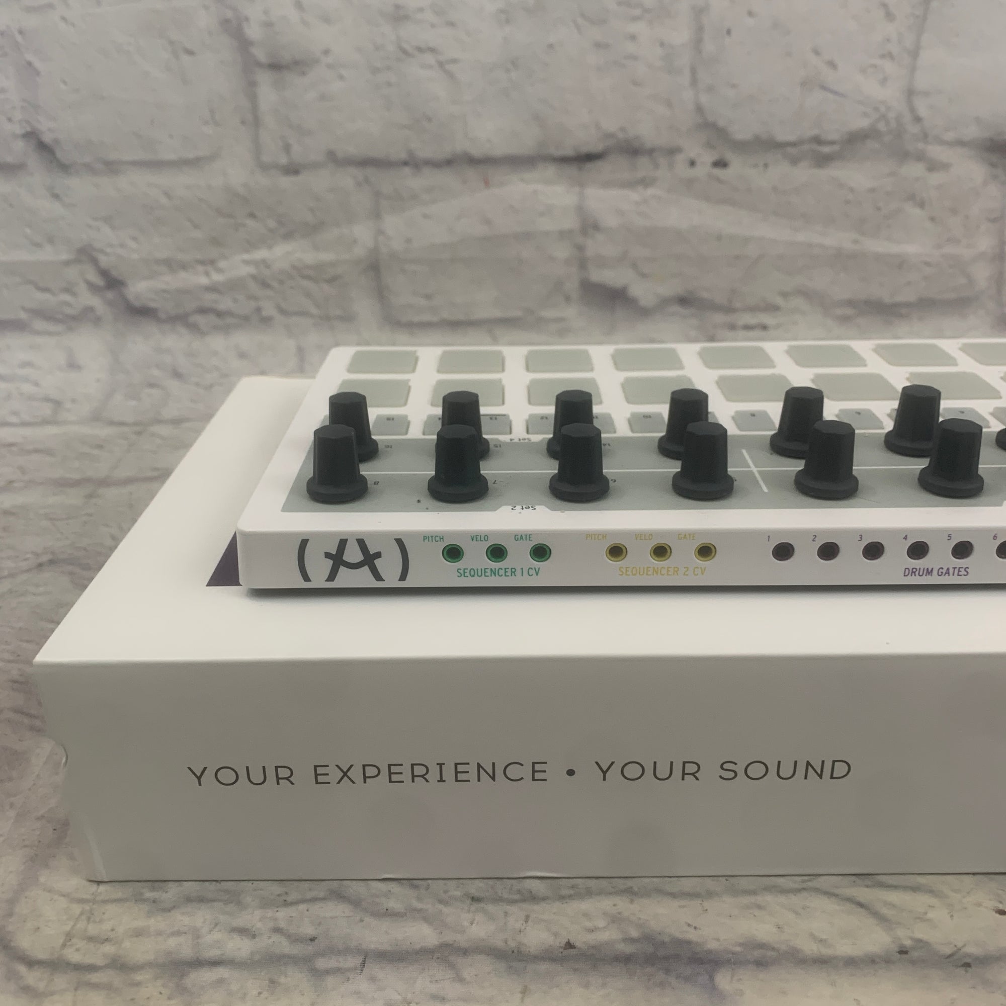 Arturia BEATSTEP Pro Controller & Sequencer - Evolution Music