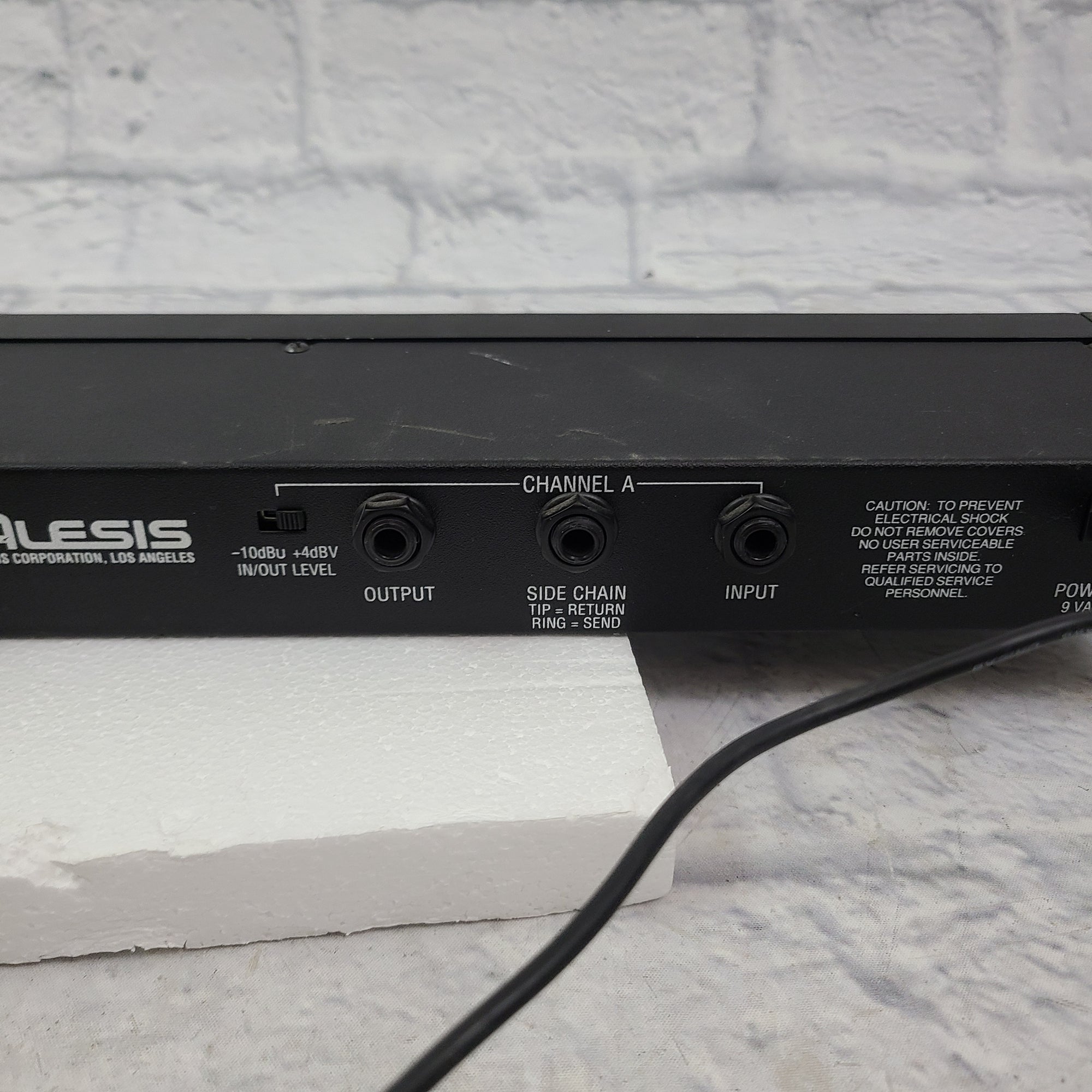 Alesis 3630 Rackmount Dual Channel Compressor Limiter with Gate ...