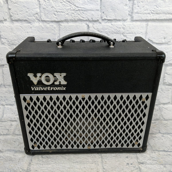 Vox Valvetronix AD15VT 15-Watt 1x8" Modeling Guitar Combo - Evolution Music