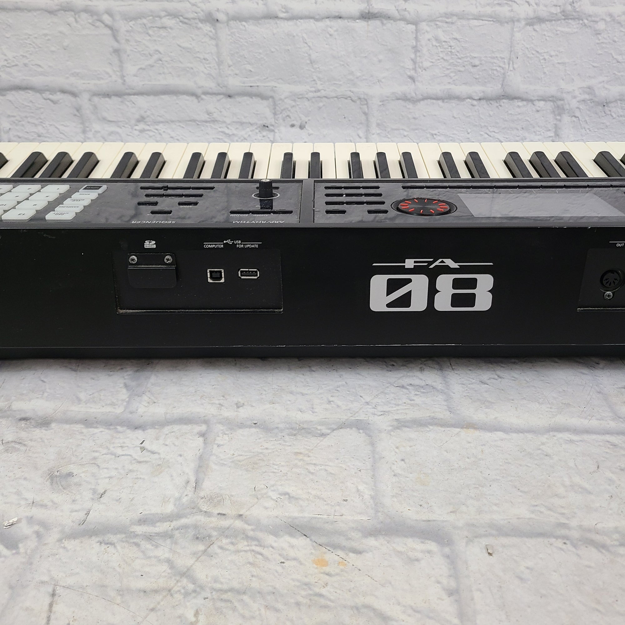 Roland FA-08 88-Key Synthesizer Workstation with Weighted Keys - Evolution Music