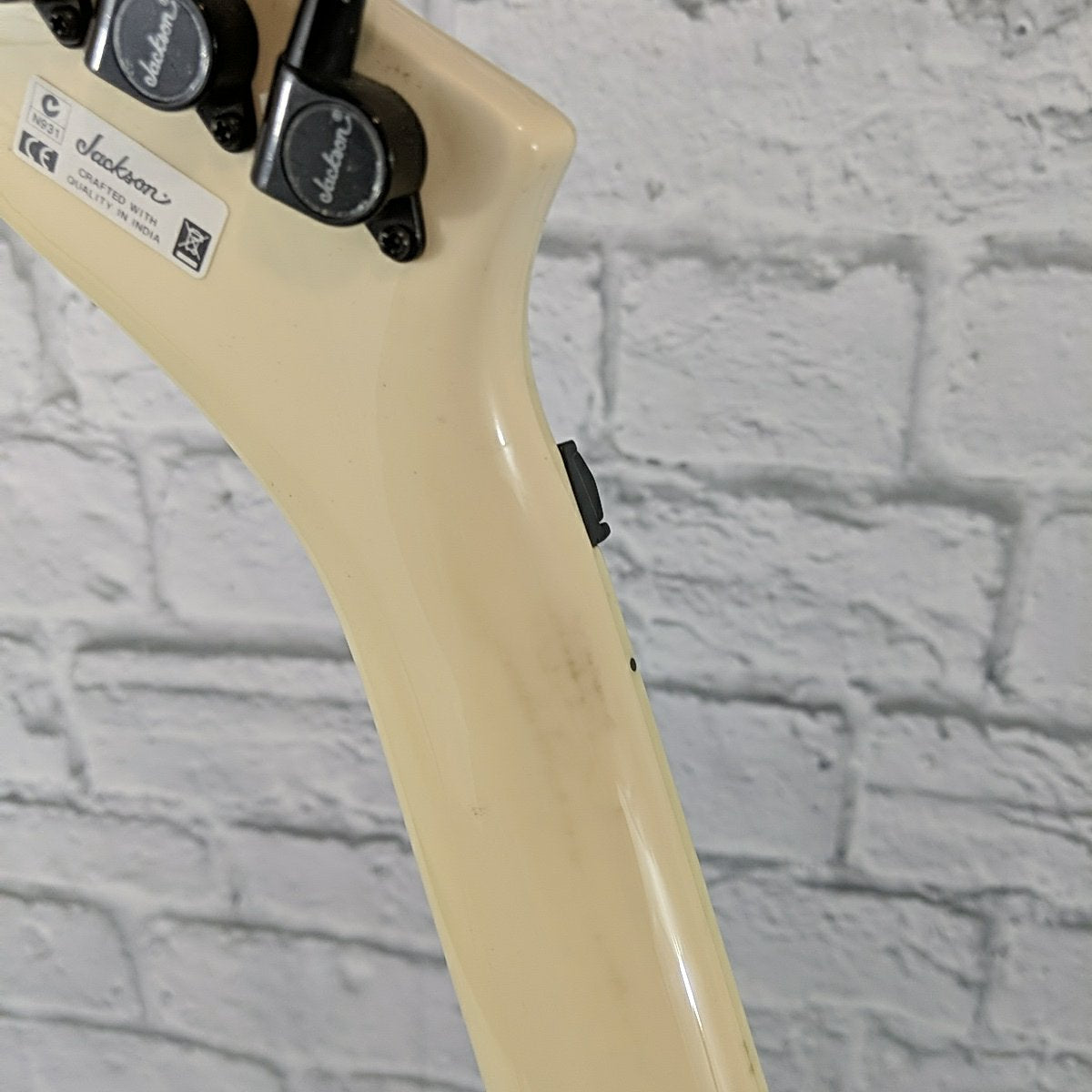 Jackson RRXMG X Series Rhoads - Snow White with Black Pinstripe ...