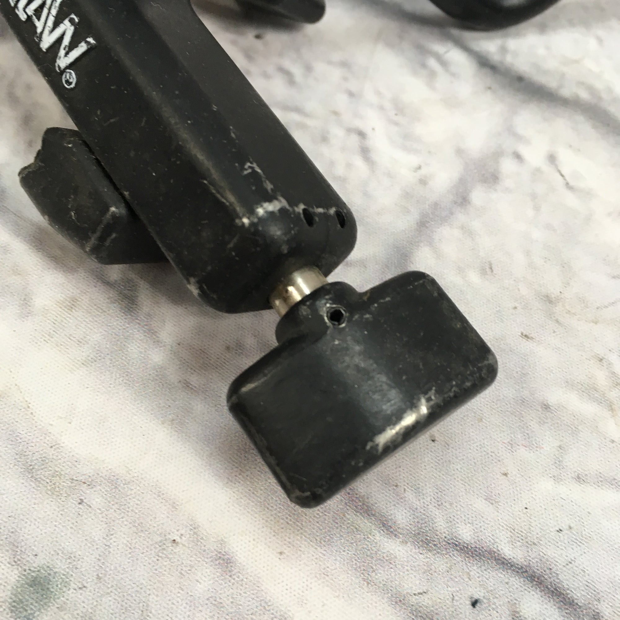 LP Claw with Microphone Mount - Evolution Music