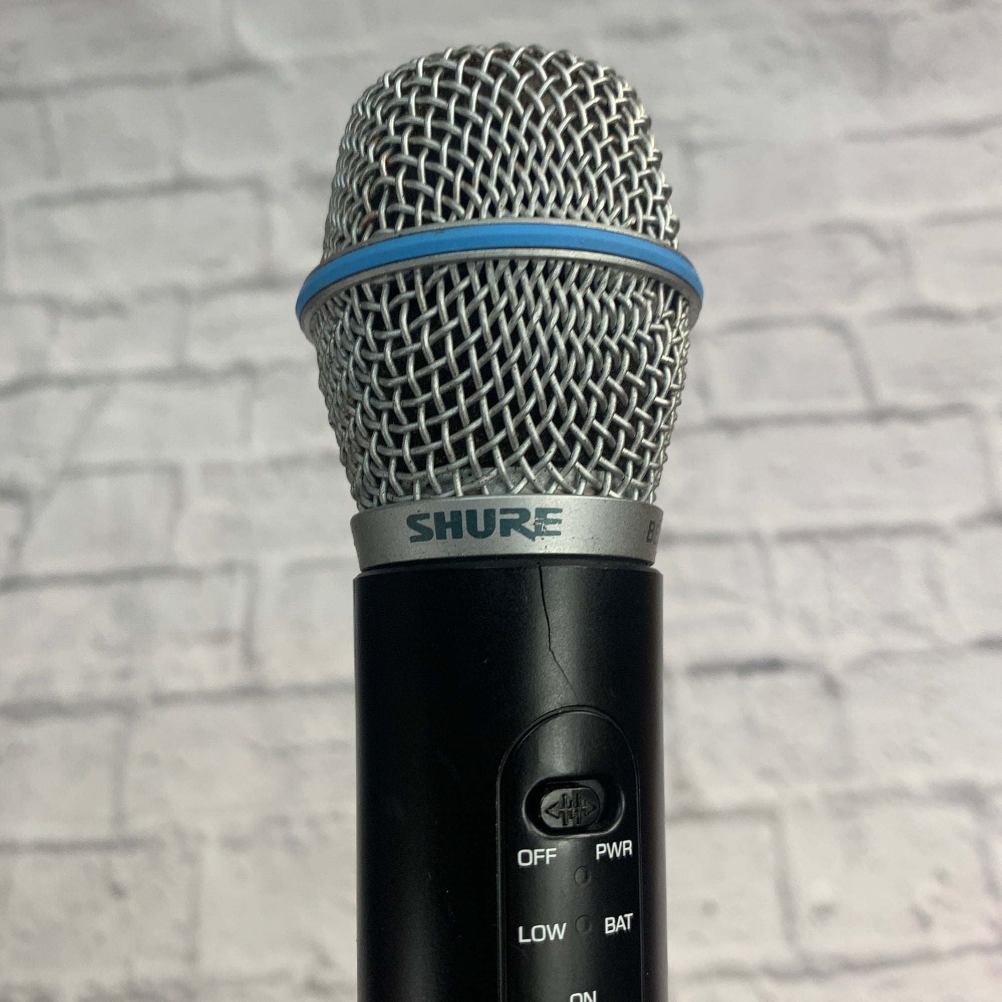 Shure Beta 87 Wireless Microphone - Evolution Music