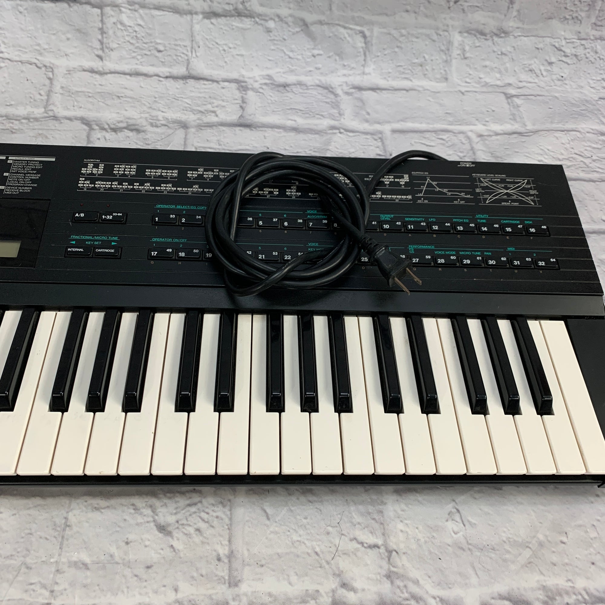 Yamaha DX7IIFD FM Synthesizer - Evolution Music