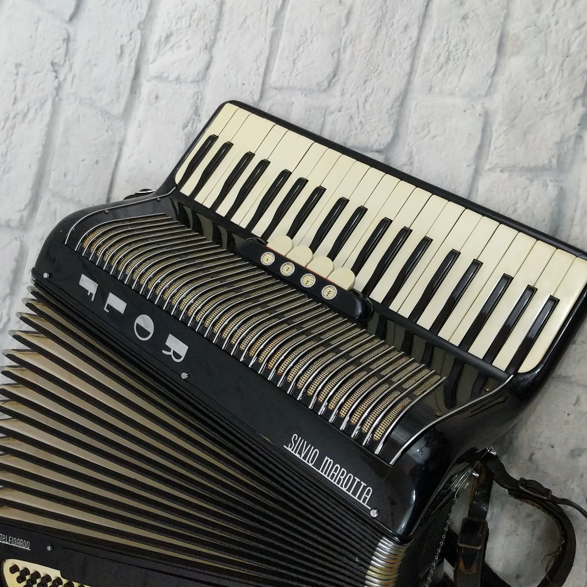 Silvio Marotta Castel Fidardo Accordion - Evolution Music