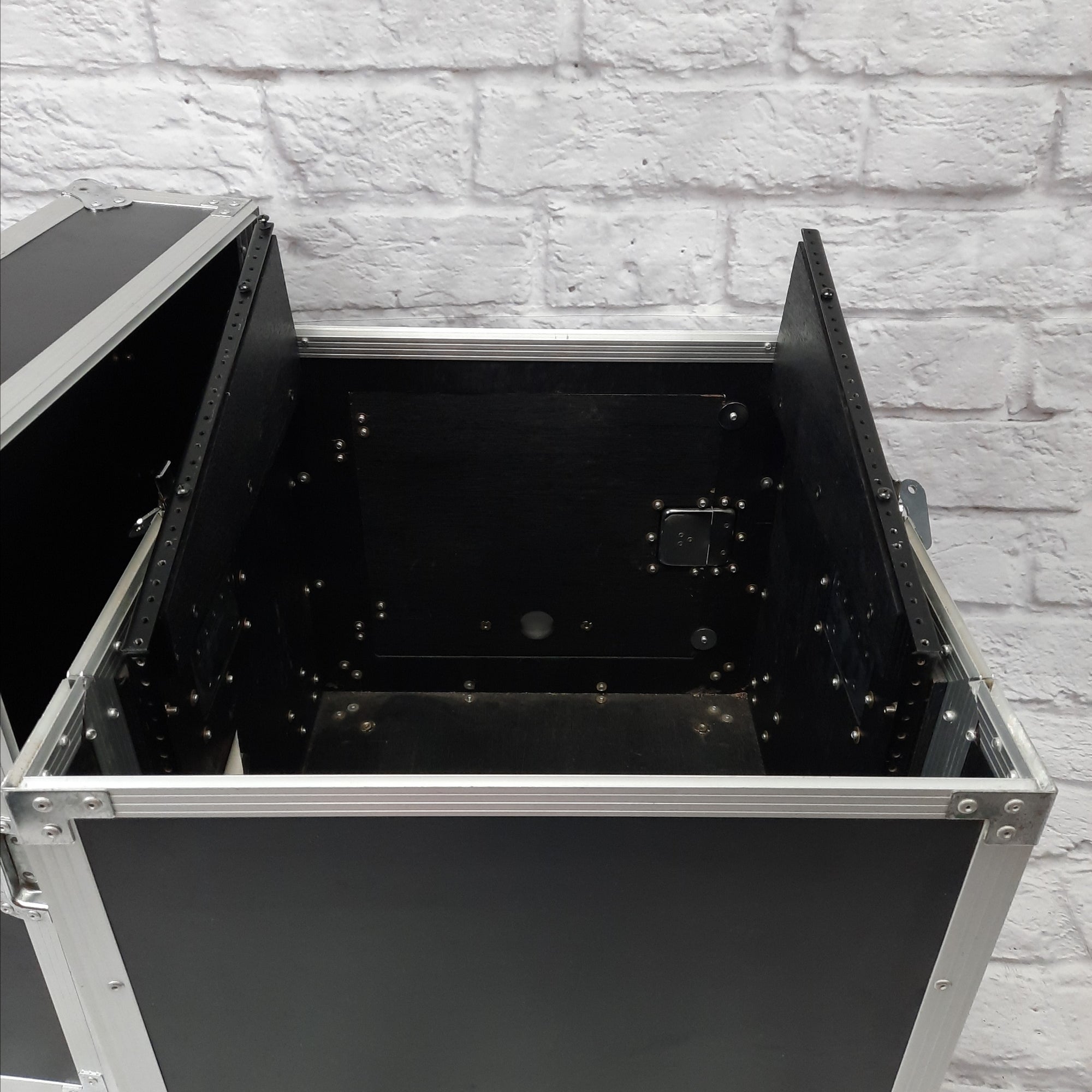 Road Ready RRM8UMKii Mixer Rack Case - Evolution Music