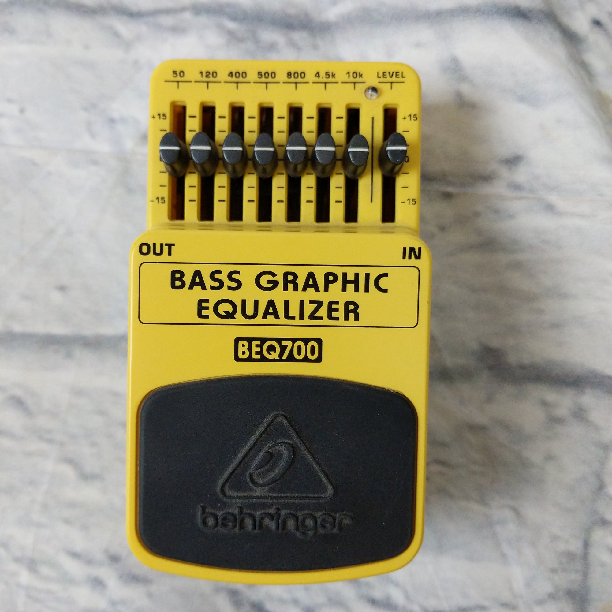 Behringer BEQ700 Bass Graphic EQ Pedal - Evolution Music