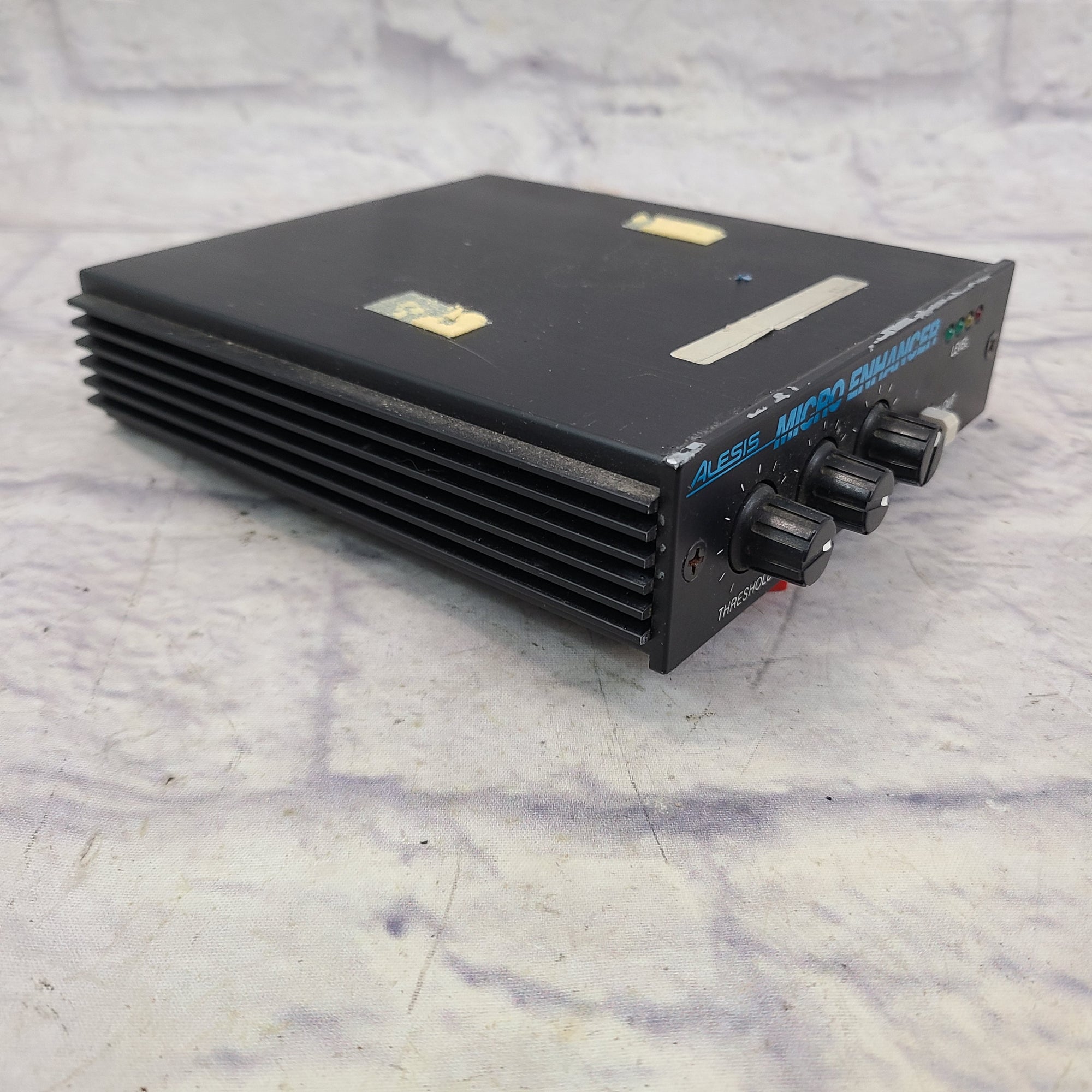 Alesis Micro Enhancer Dynamic Semiparametric Equalizer - Evolution Music