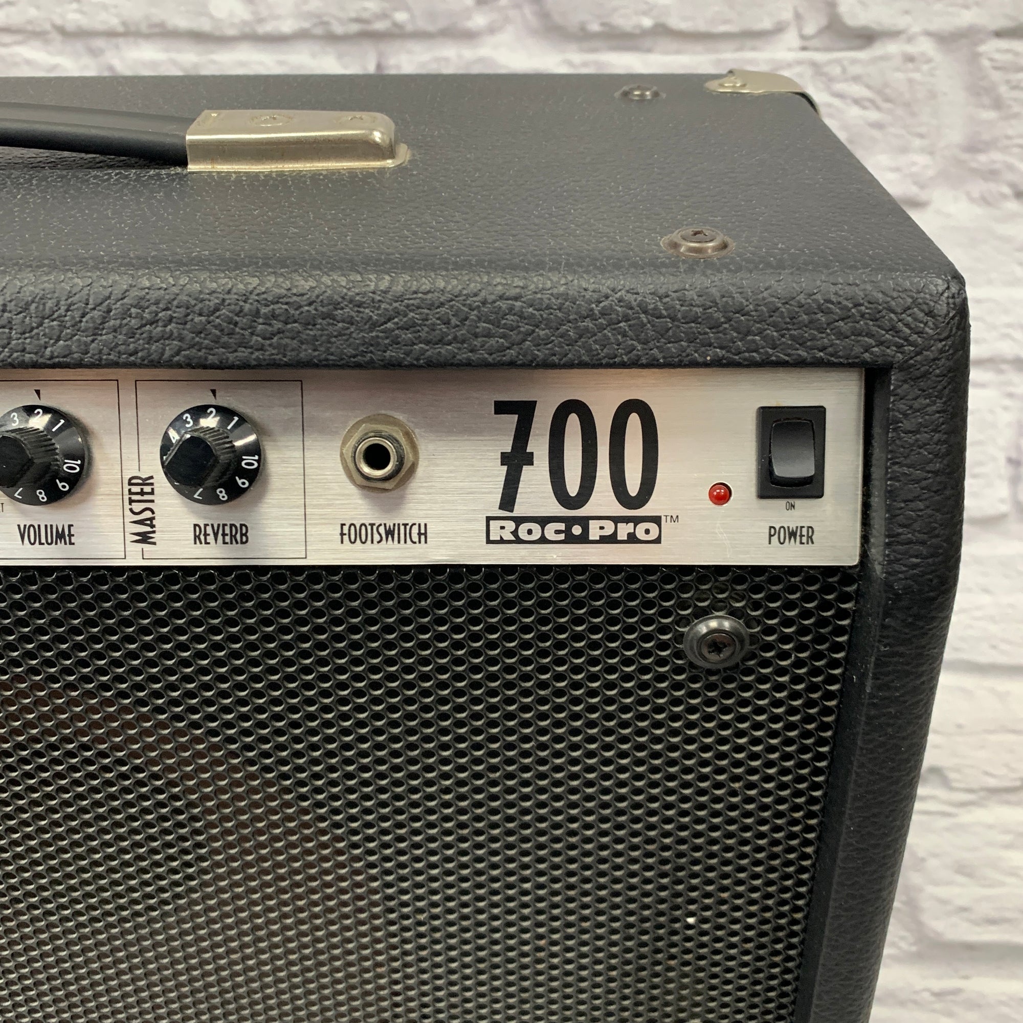 Fender 700 Roc Pro Guitar Combo Amp - Evolution Music