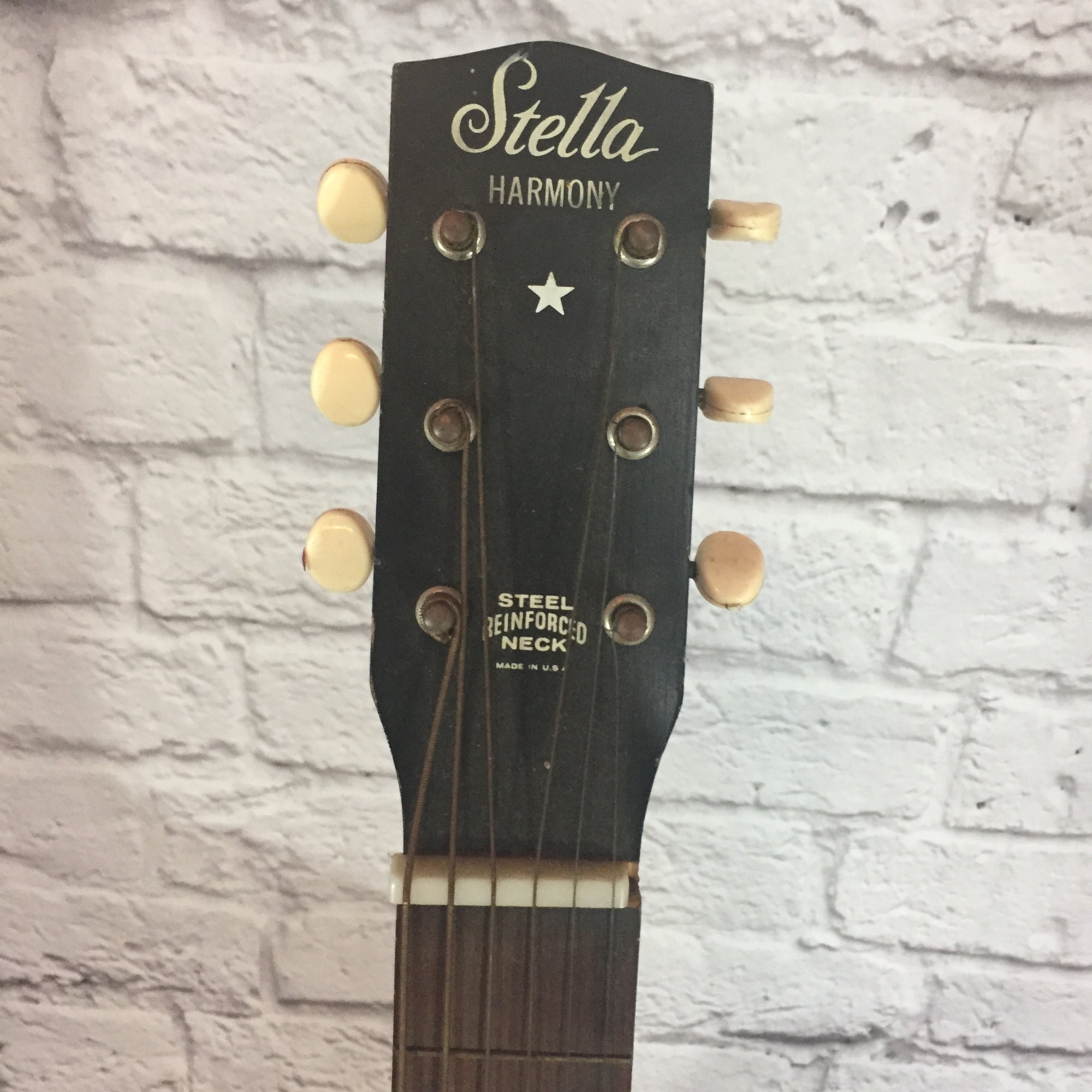 Stella Harmony H930 Parlor Guitar Sunburst - Evolution Music