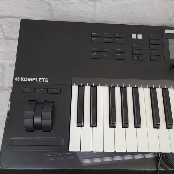Komplete Kontrol S49 Midi Keyboard - Evolution Music