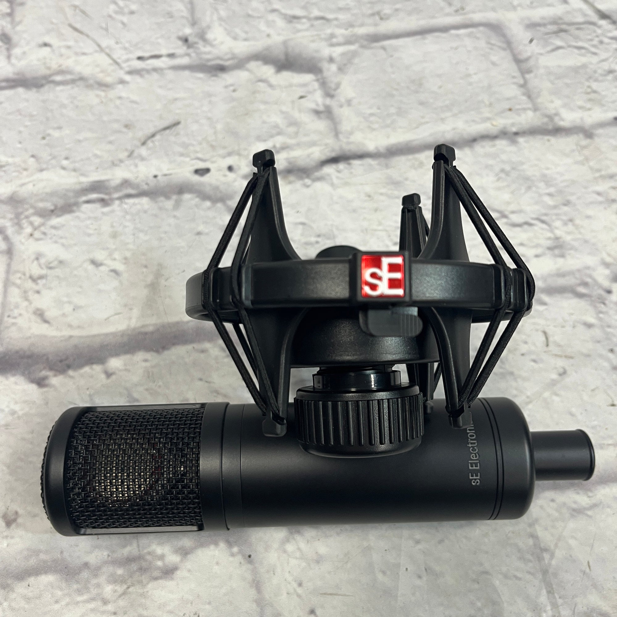 SE Electronics SE2200 Cardioid Condenser Microphone - Evolution Music