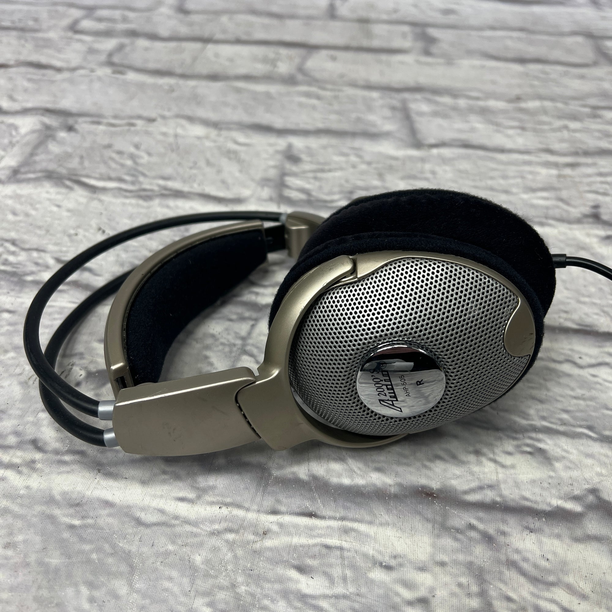 Audio 2000's AHP505 Headphones - Evolution Music