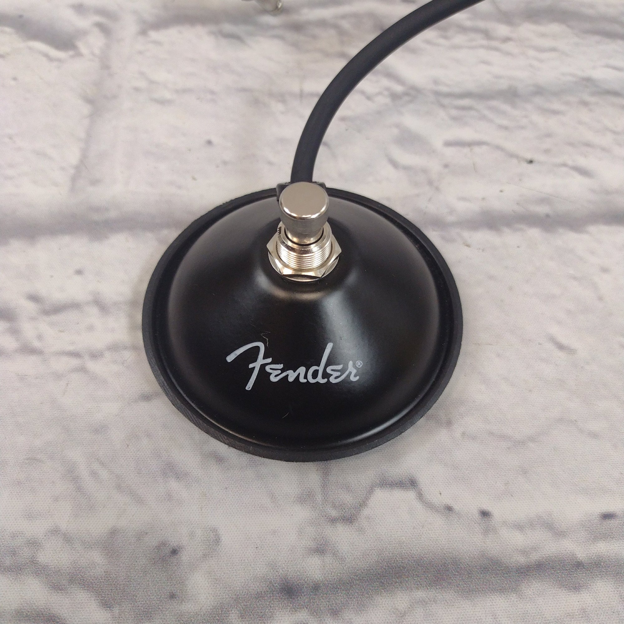 Fender 1 Button Amplifier Foot Switch - Evolution Music