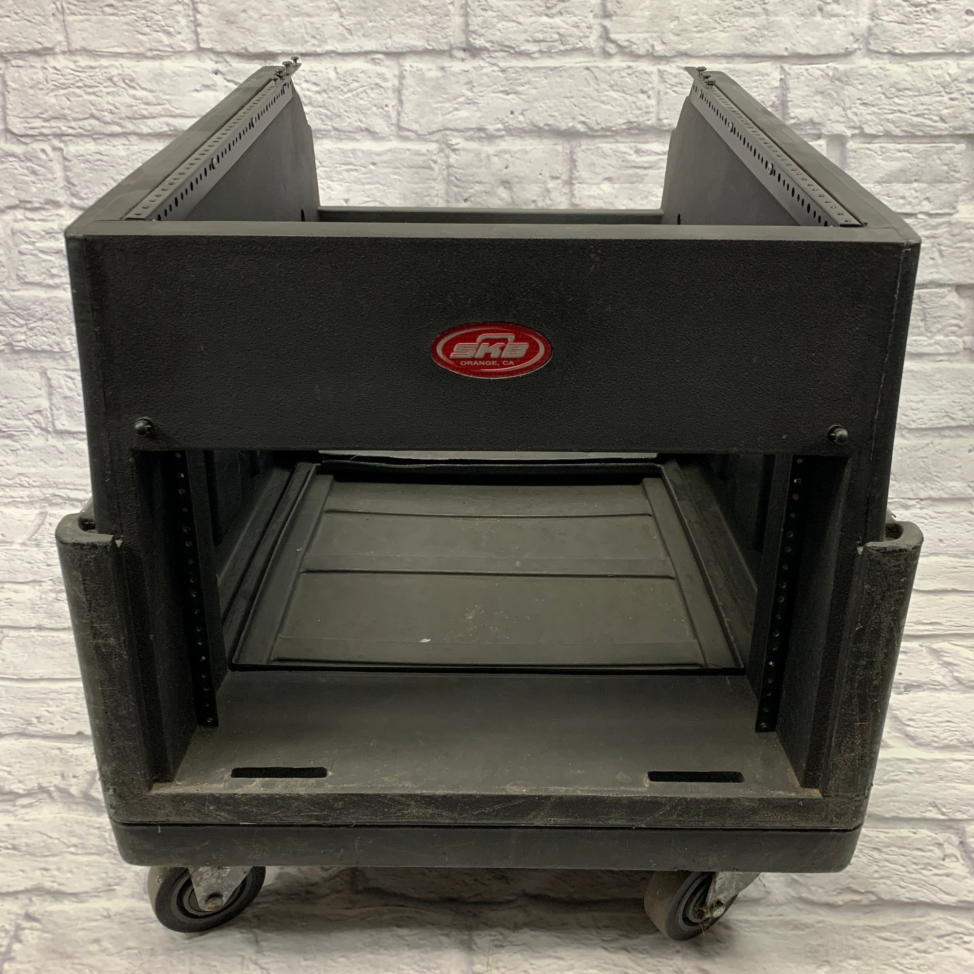 SKB Gig Rig Rolling Tour Case - Evolution Music