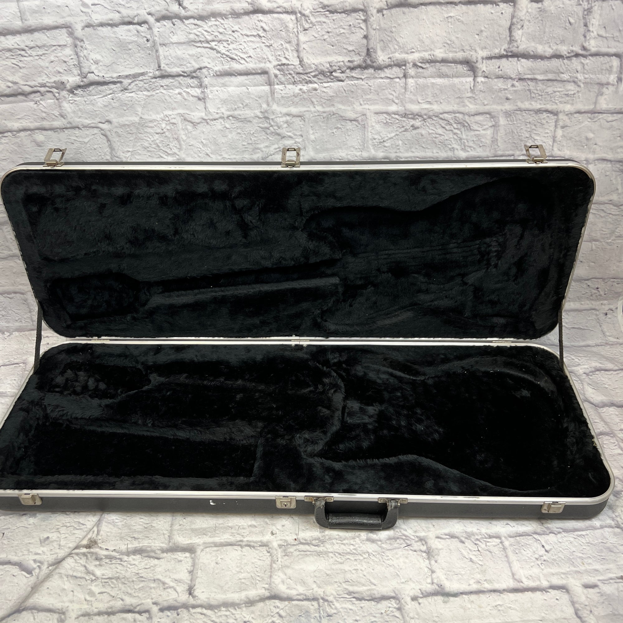 Fender 80's USA Stratocaster Hard Case - Evolution Music