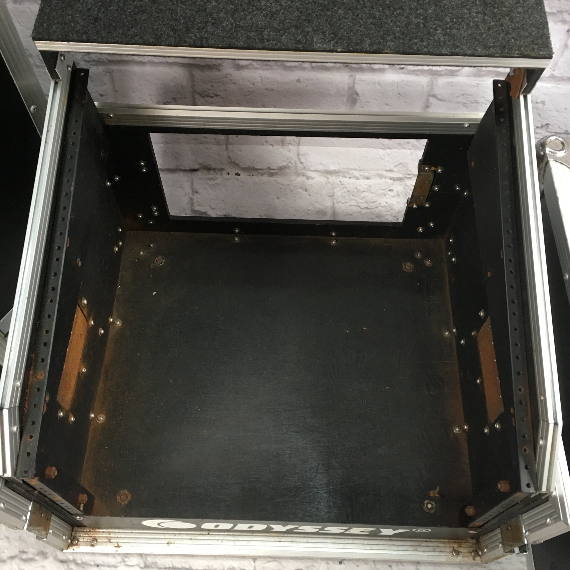 Odyssey Slant Mixer Rack with 6U Front Rack - Evolution Music