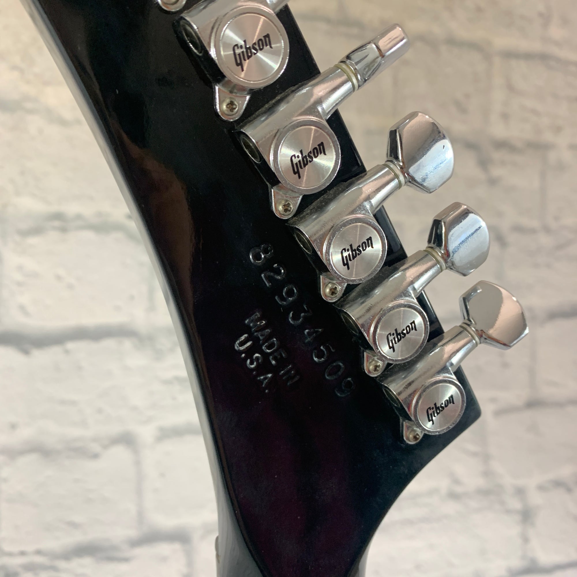 1984 Gibson Explorer With White R/gibson, 58% OFF