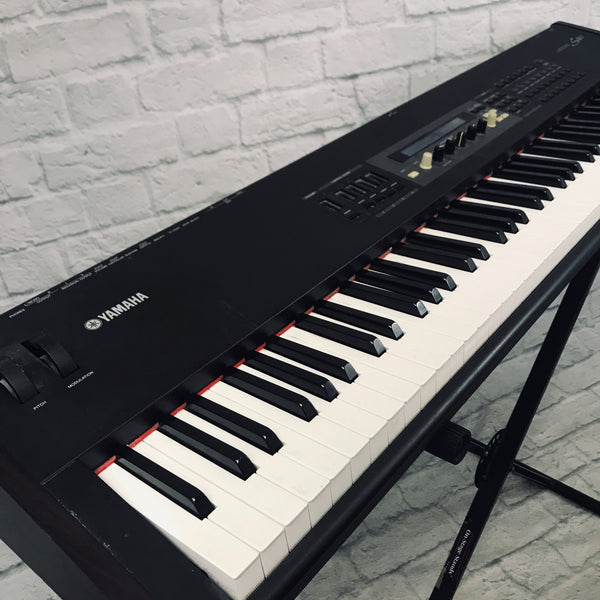 Yamaha S80 Keyboard with Seat - Evolution Music