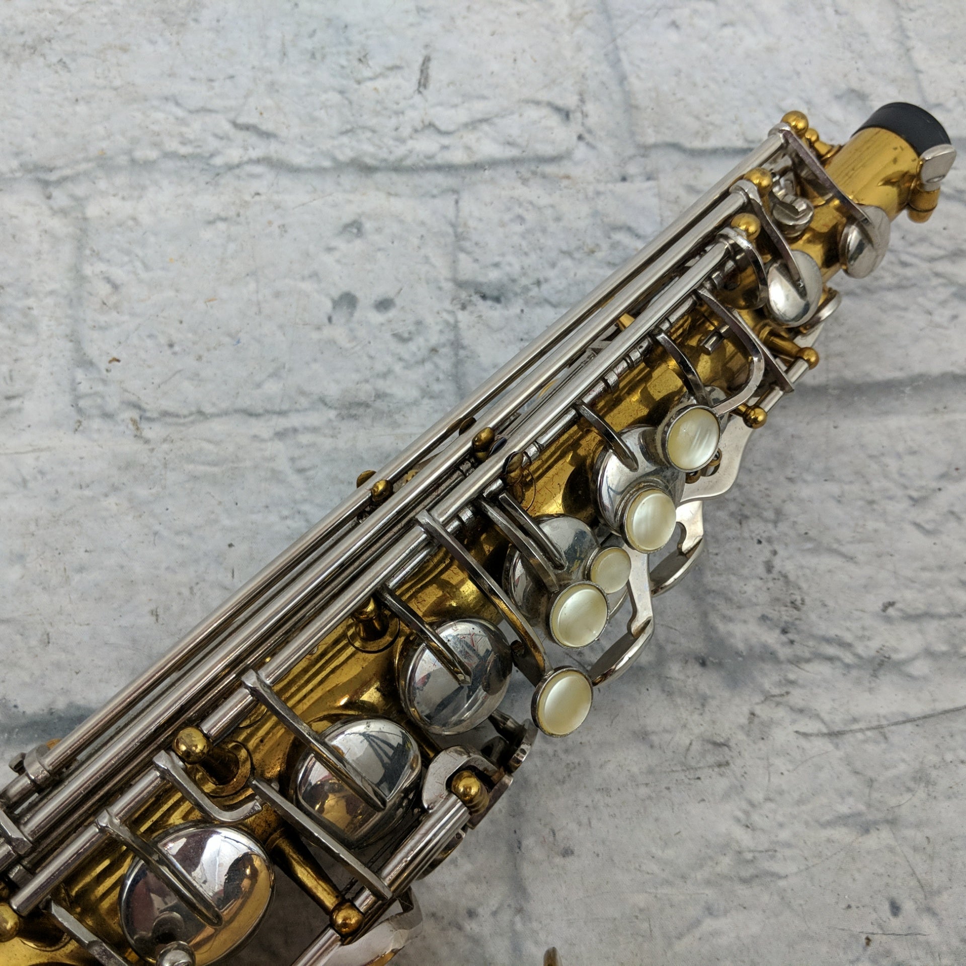 Armstrong Alto Saxophone with Case - Evolution Music