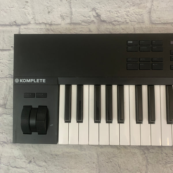 Native Instruments Komplete A61 Midi Controller - Evolution Music