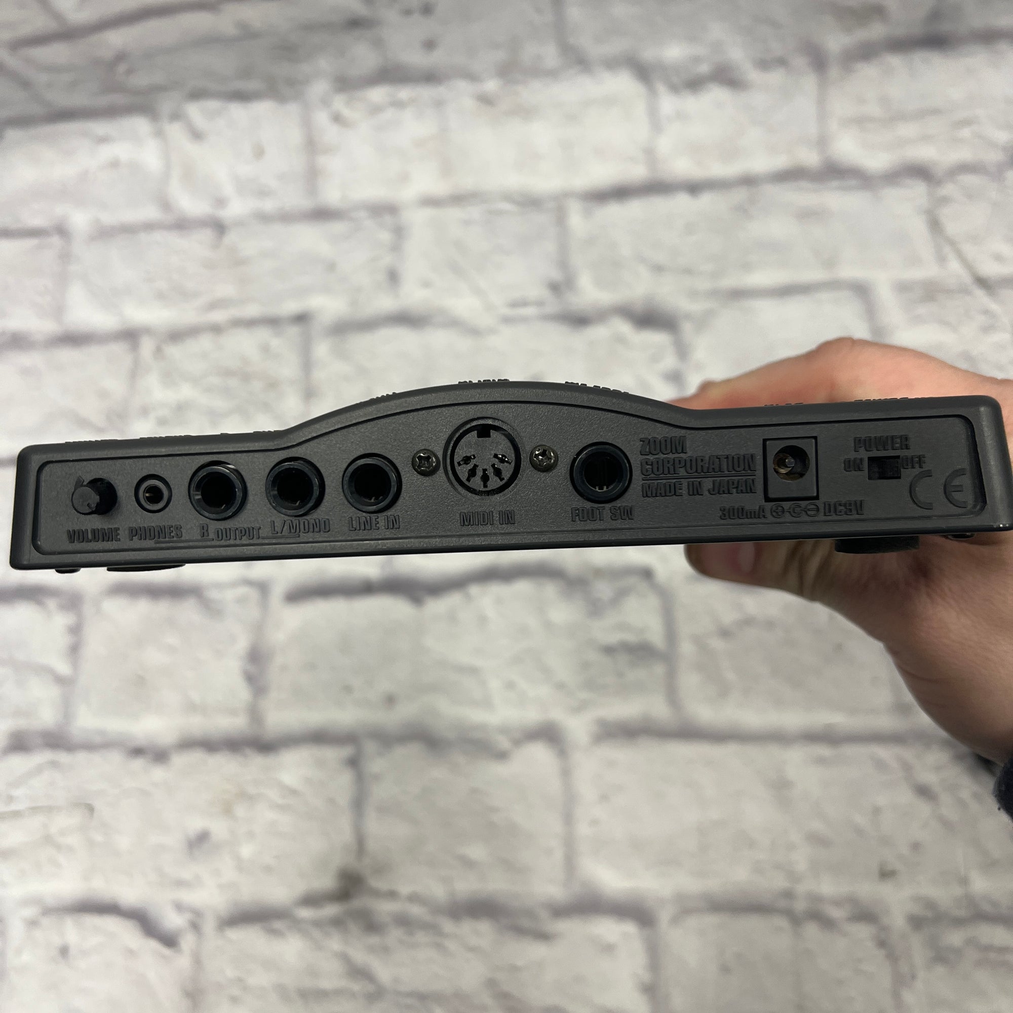 Zoom RT-123 Electronic Drum Machine - Evolution Music