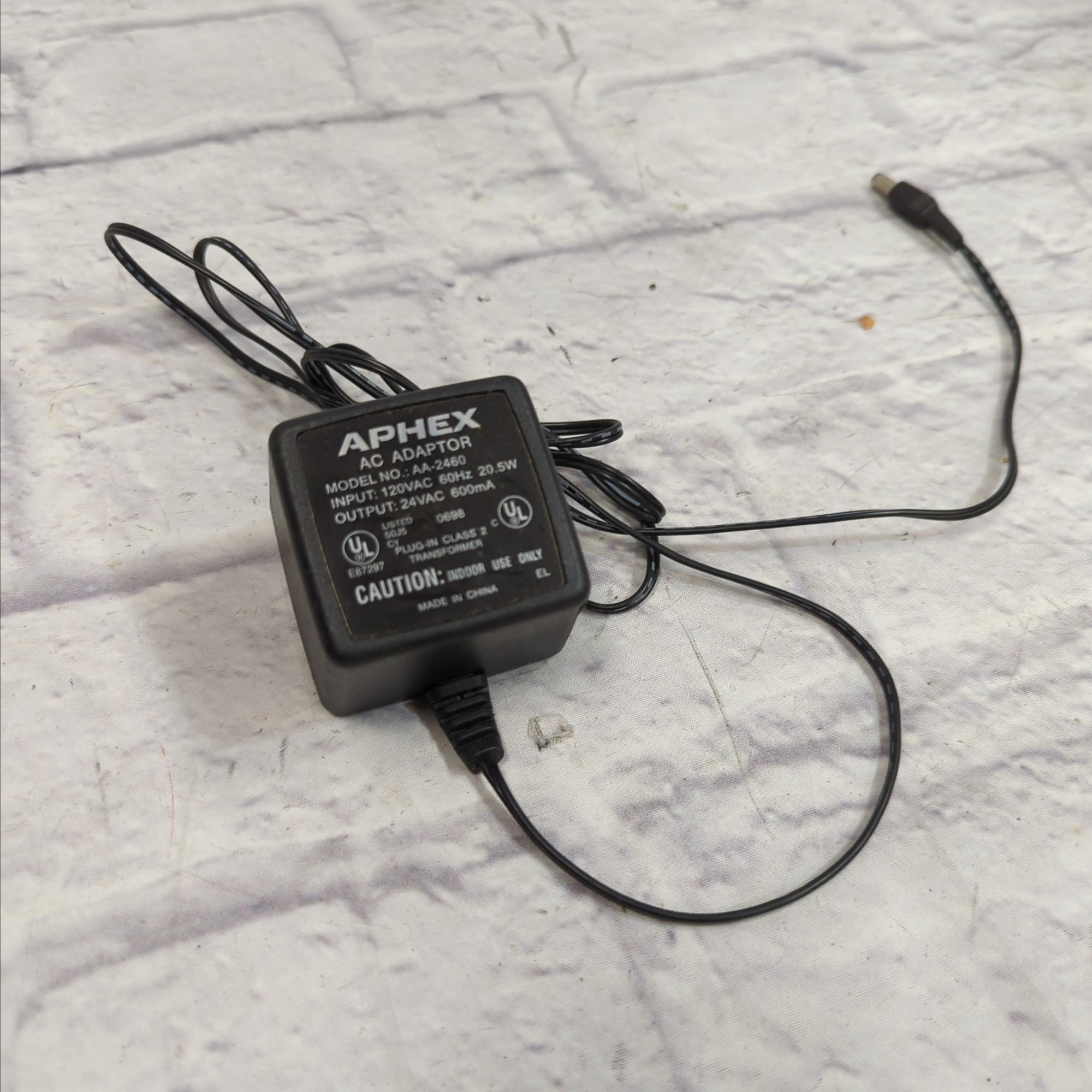 Aphex 107 Tubessence 2-Channel Thermionic Microphone Preamplifier ...