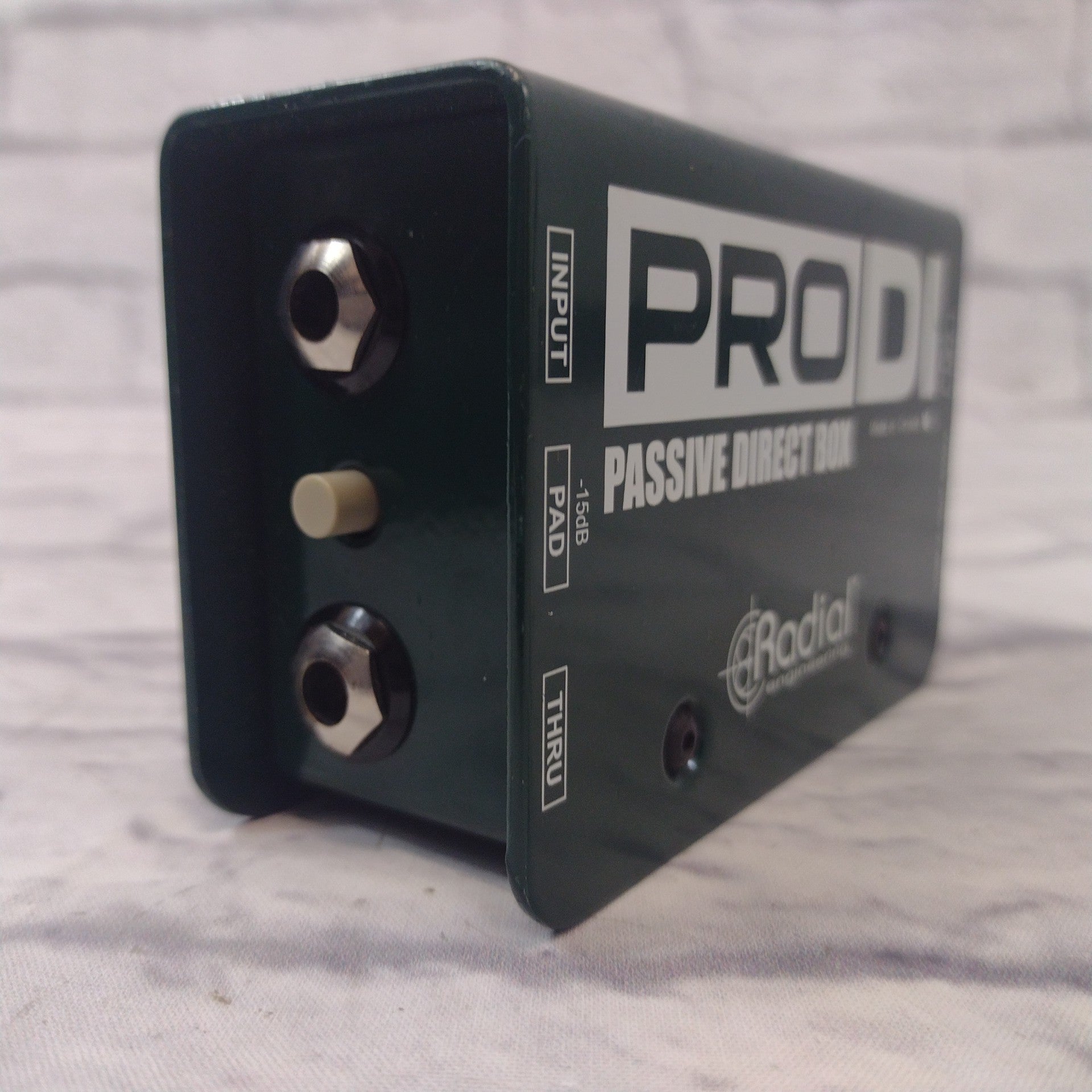 Radial Pro DI Passive Direct Box - Evolution Music