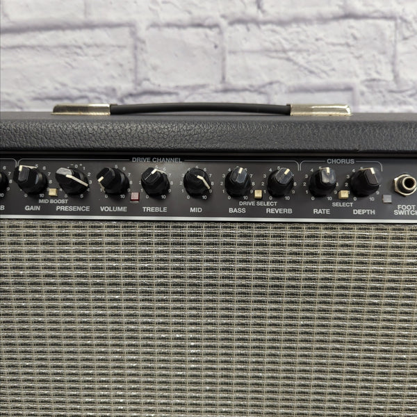 Fender Ultimate Chorus 2x12 Guitar Combo Amp - Evolution Music
