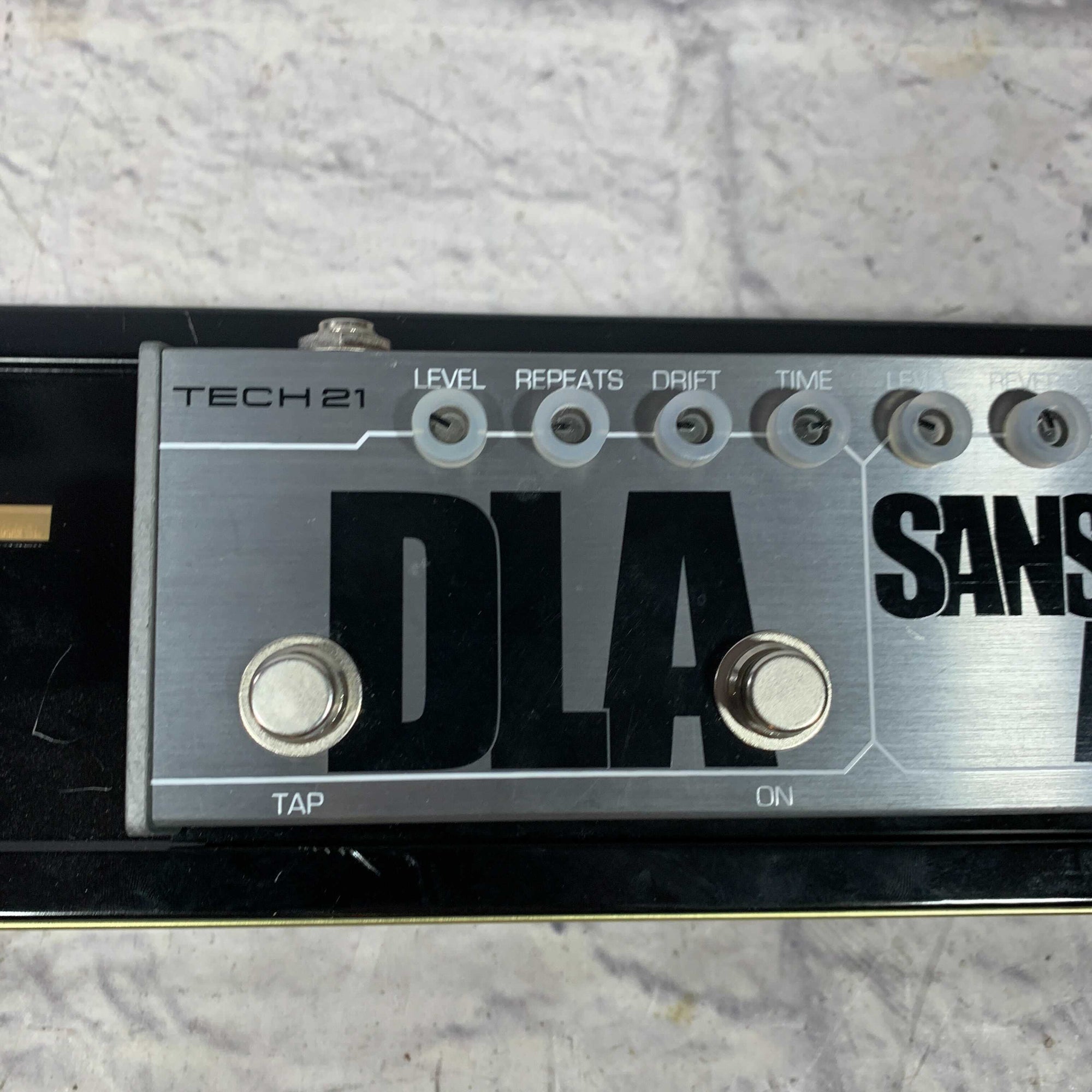 Tech 21 Fly Rig 5 Multi-Effects Pedal - Evolution Music