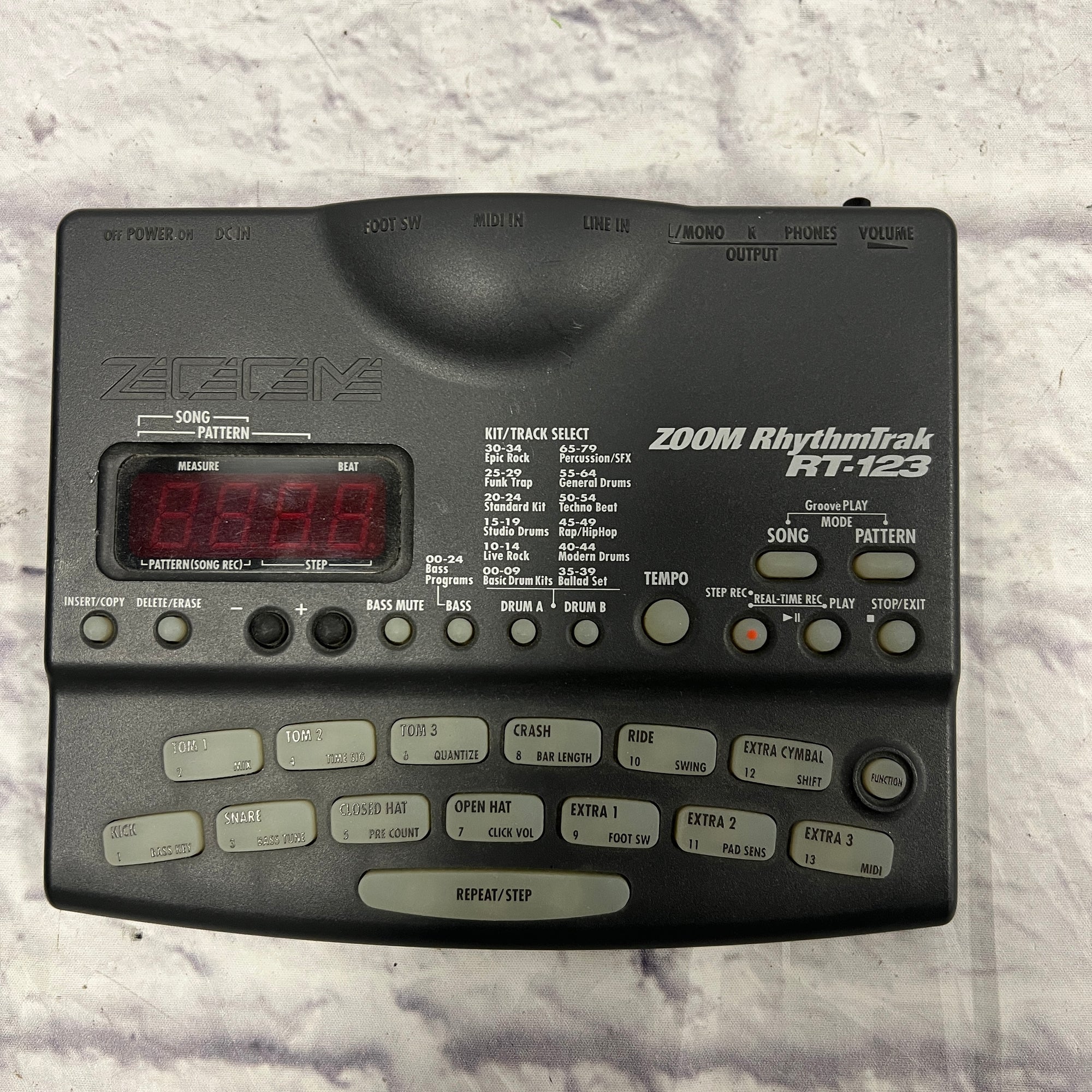 Zoom RT-123 Electronic Drum Machine - Evolution Music