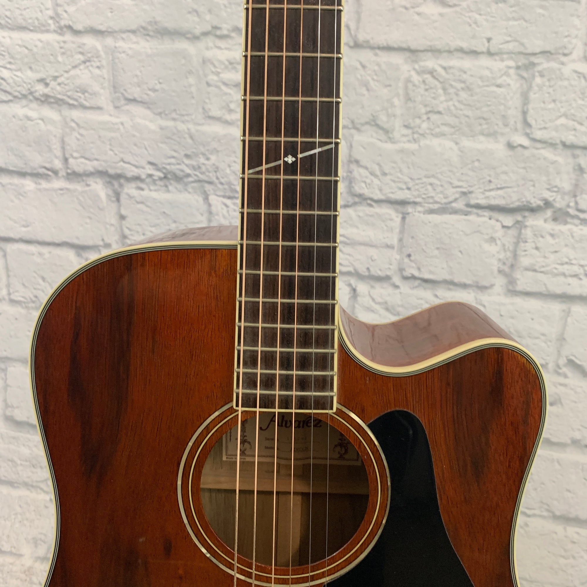 Alvarez AD60CK Dao Koa Electric/Acoustic Guitar w/ Case - Evolution Music